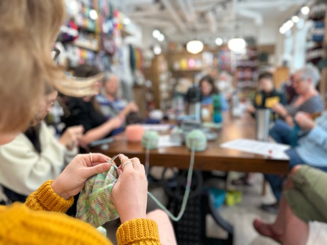 Knit nights and knit classes | Sweet Threads Yarn & Fibre
